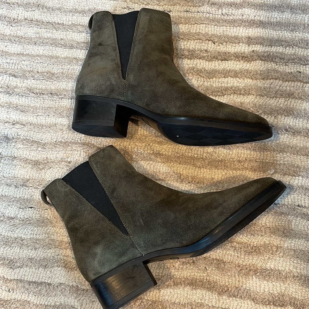 Gabrielle Green Suede Leather Chelsea Boots - Gem